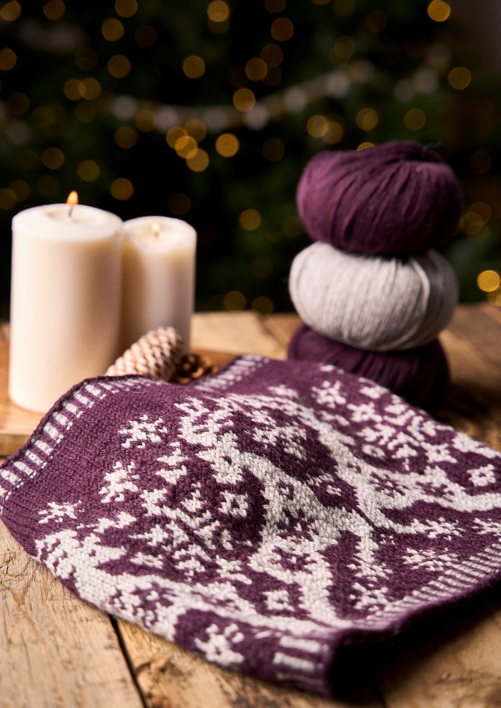 Dancing Reindeers Cowl - colourway.co.uk